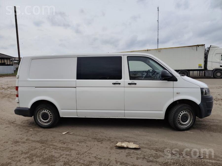 White Volkswagen Transporter 2013 in Jekabpils, with an engine capacity of 2.00 L and mileage of 319 thousand km for 6000 €, photo 3 on AUTOMOTO.COM.LV