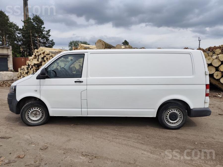 White Volkswagen Transporter 2013 in Jekabpils, with an engine capacity of 2.00 L and mileage of 319 thousand km for 6000 €, photo 6 on AUTOMOTO.COM.LV