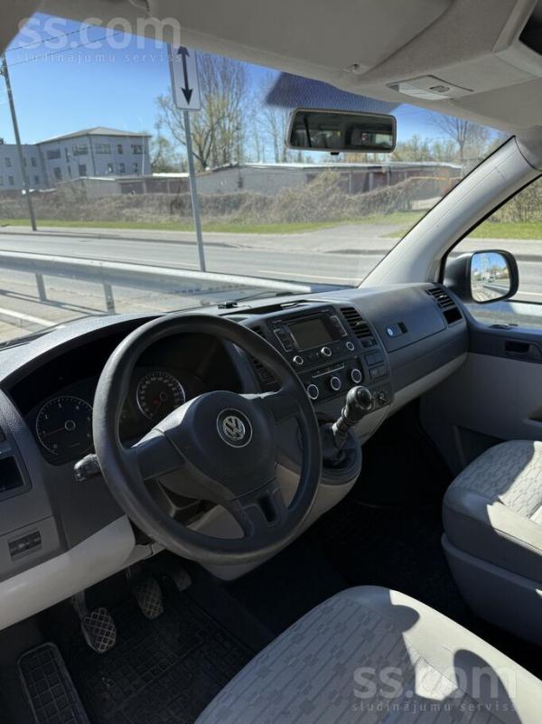 Balts Volkswagen Transporter 2013 Rīga, ar dzinēja tilpumu 2.00 L un nobraukumu 358 tūkst. km par 7400 €, foto 6 vietnē AUTOMOTO.COM.LV