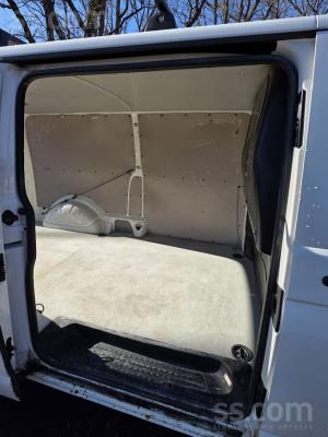 Balts Volkswagen Transporter 2014 Valmiera, ar dzinēja tilpumu 2.00 L un nobraukumu 291 tūkst. km par 7250 €, foto 6 vietnē AUTOMOTO.COM.LV