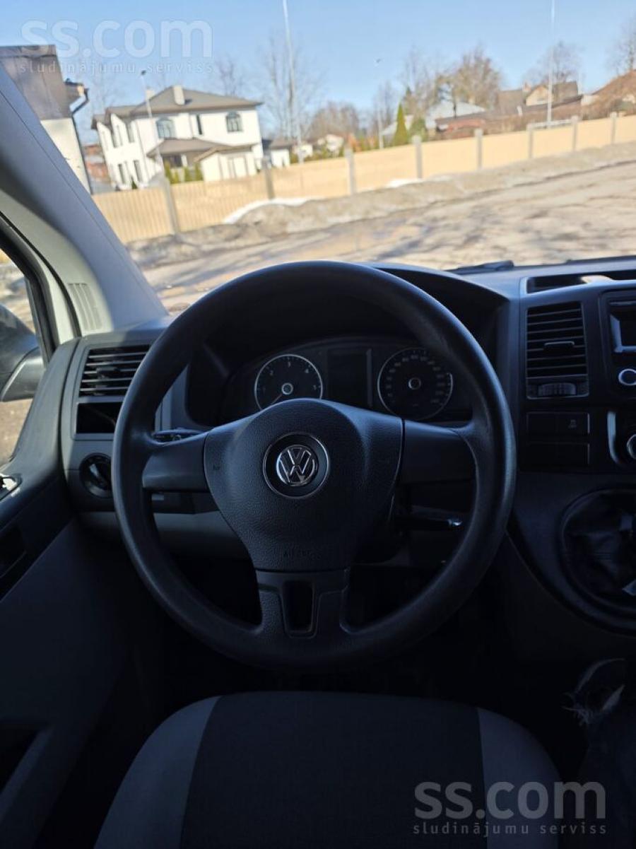 Balts Volkswagen Transporter 2014 Valmiera, ar dzinēja tilpumu 2.00 L un nobraukumu 291 tūkst. km par 7250 €, foto 14 vietnē AUTOMOTO.COM.LV