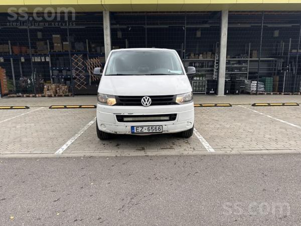 White Volkswagen Transporter 2014 in Cesis, with an engine capacity of 2.00 L and mileage of 400 thousand km for 6490 €, photo 3 on AUTOMOTO.COM.LV