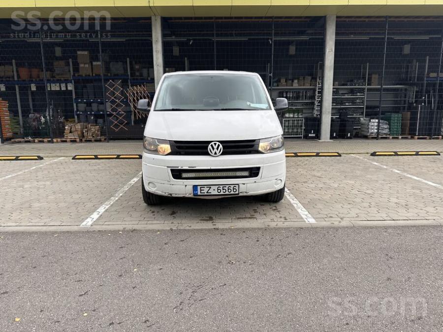 White Volkswagen Transporter 2014 in Cesis, with an engine capacity of 2.00 L and mileage of 400 thousand km for 6490 €, photo 3 on AUTOMOTO.COM.LV
