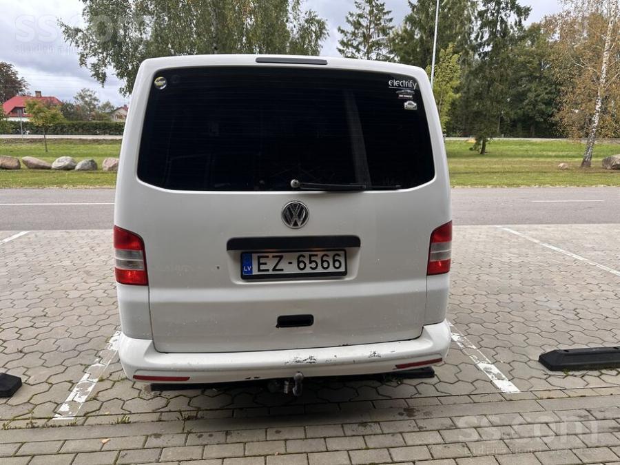 White Volkswagen Transporter 2014 in Cesis, with an engine capacity of 2.00 L and mileage of 400 thousand km for 6490 €, photo 7 on AUTOMOTO.COM.LV