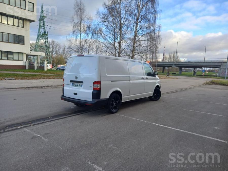 White Volkswagen Transporter 2015 in Riga, with an engine capacity of 2.00 L and mileage of 0 thousand km for 10999 €, photo 4 on AUTOMOTO.COM.LV