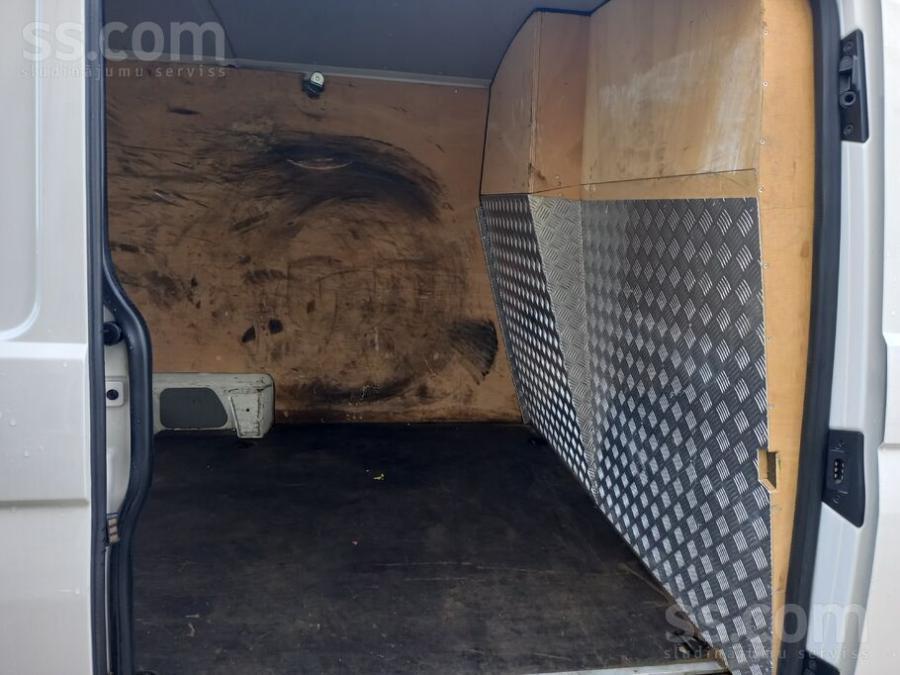 White Volkswagen Transporter 2015 in Riga, with an engine capacity of 2.00 L and mileage of 0 thousand km for 10999 €, photo 12 on AUTOMOTO.COM.LV