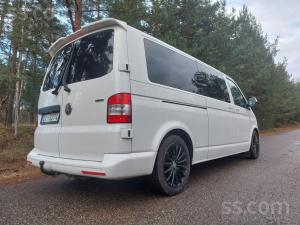 White Volkswagen Transporter 2015 in Riga, with an engine capacity of 2.00 L and mileage of 233 thousand km for 14520 €, photo 3 on AUTOMOTO.COM.LV