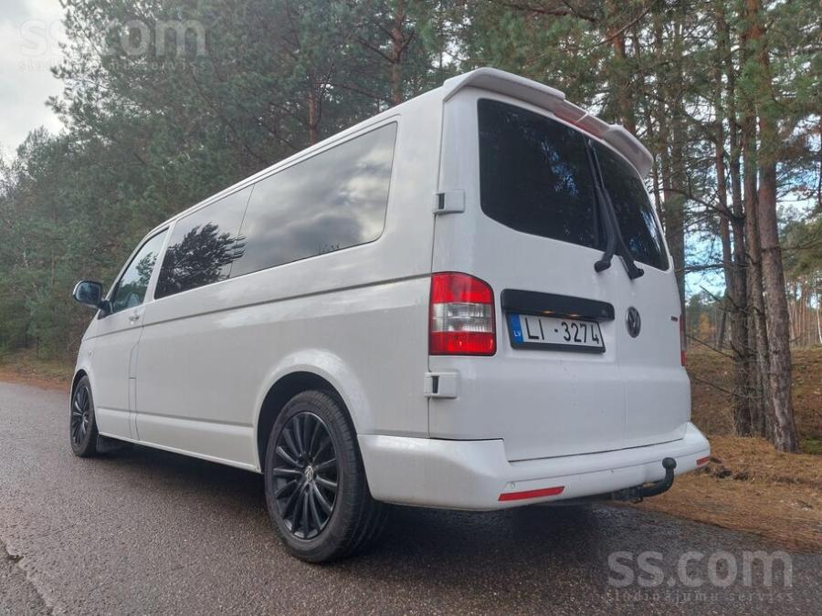 White Volkswagen Transporter 2015 in Riga, with an engine capacity of 2.00 L and mileage of 233 thousand km for 14520 €, photo 5 on AUTOMOTO.COM.LV