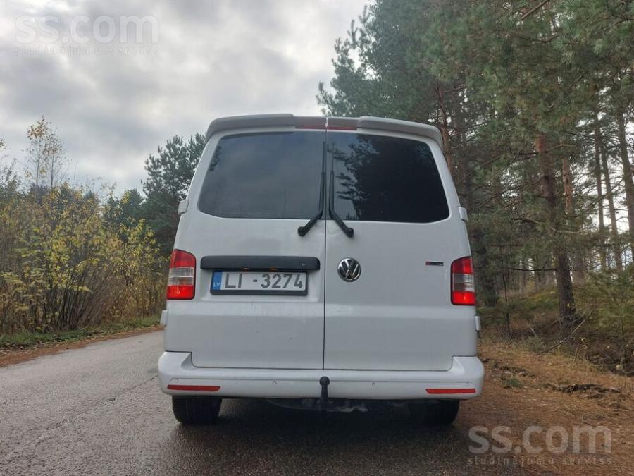 White Volkswagen Transporter 2015 in Riga, with an engine capacity of 2.00 L and mileage of 233 thousand km for 14520 €, photo 9 on AUTOMOTO.COM.LV