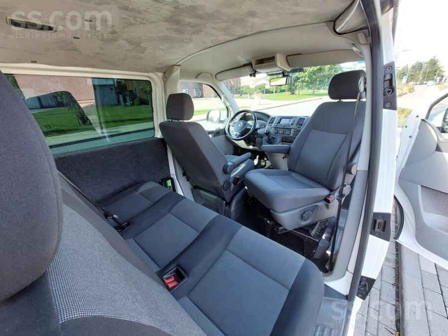 White Volkswagen Transporter 2015 in Riga, with an engine capacity of 2.00 L and mileage of 233 thousand km for 14520 €, photo 10 on AUTOMOTO.COM.LV