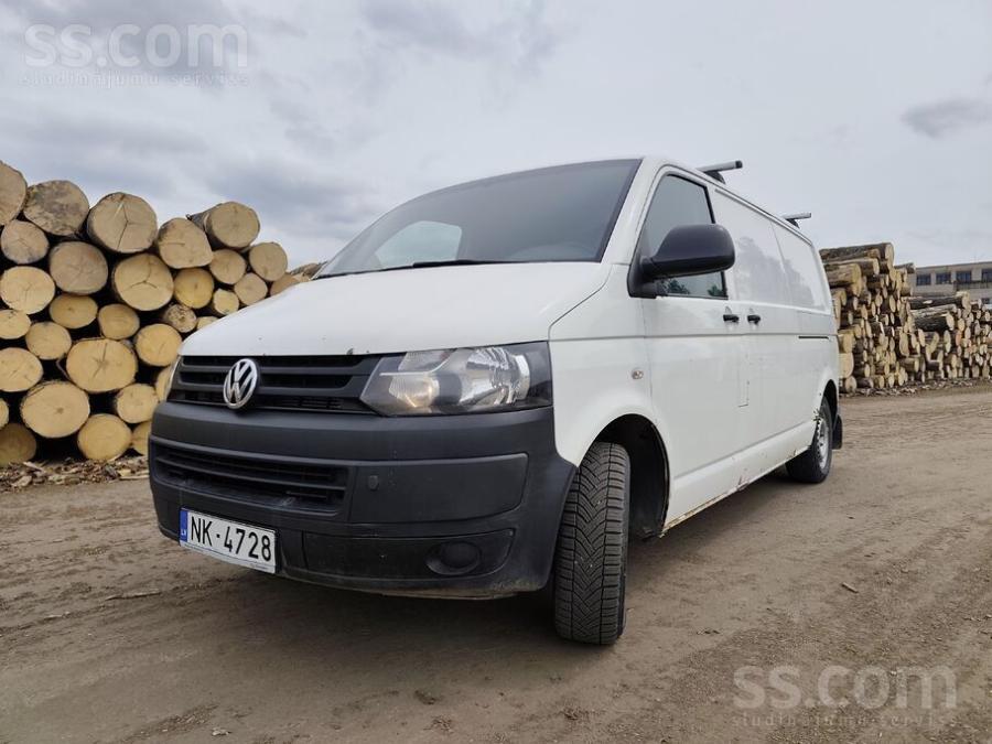 White Volkswagen Transporter 2015 in Jekabpils, with an engine capacity of 2.00 L and mileage of 274 thousand km for 8000 €, photo 1 on AUTOMOTO.COM.LV