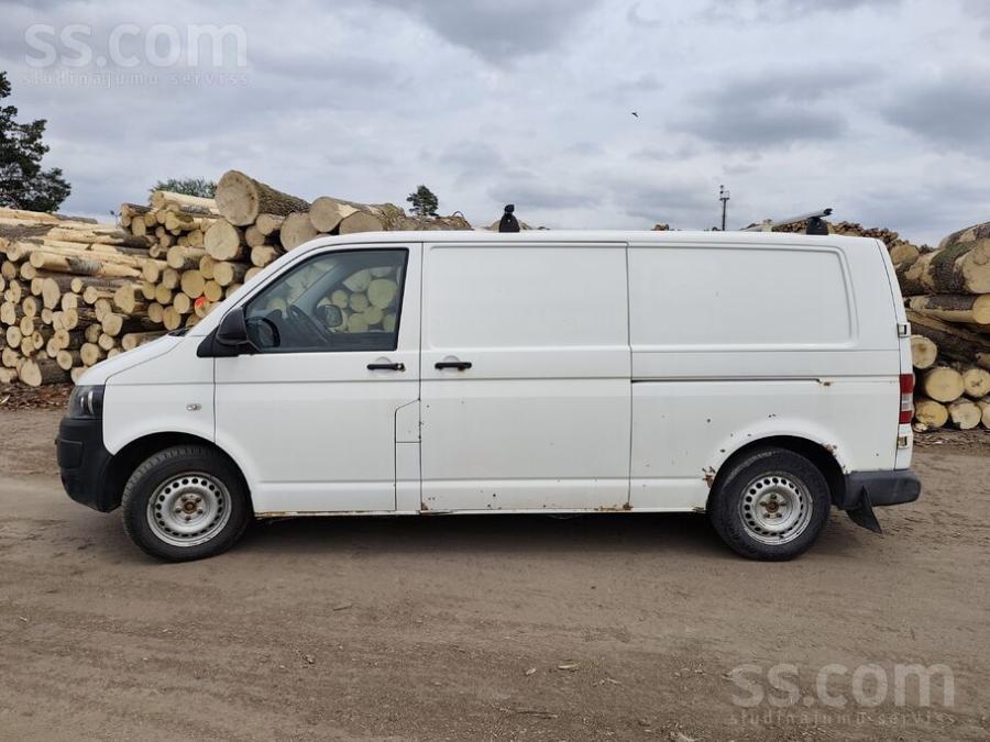 White Volkswagen Transporter 2015 in Jekabpils, with an engine capacity of 2.00 L and mileage of 274 thousand km for 8000 €, photo 3 on AUTOMOTO.COM.LV