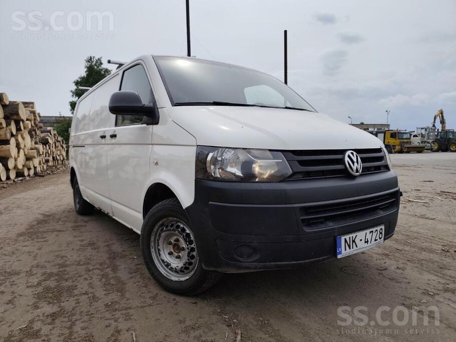 White Volkswagen Transporter 2015 in Jekabpils, with an engine capacity of 2.00 L and mileage of 274 thousand km for 8000 €, photo 8 on AUTOMOTO.COM.LV