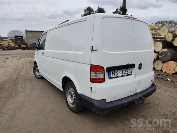 Balts Volkswagen Transporter 2015 Jēkabpils, ar dzinēja tilpumu 2.00 L un nobraukumu 250 tūkst. km par 8500 €, foto 3 vietnē AUTOMOTO.COM.LV