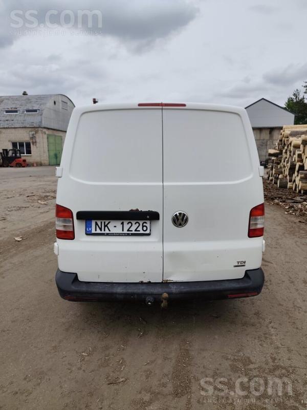 Balts Volkswagen Transporter 2015 Jēkabpils, ar dzinēja tilpumu 2.00 L un nobraukumu 250 tūkst. km par 8500 €, foto 4 vietnē AUTOMOTO.COM.LV