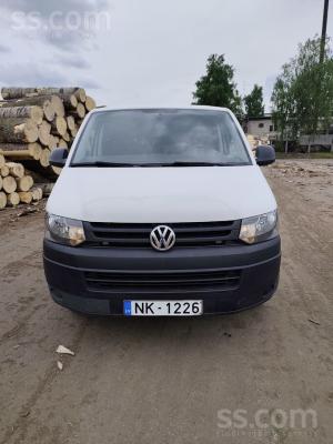 White Volkswagen Transporter 2015 in Jekabpils, with an engine capacity of 2.00 L and mileage of 250 thousand km for 8500 €, photo 9 on AUTOMOTO.COM.LV