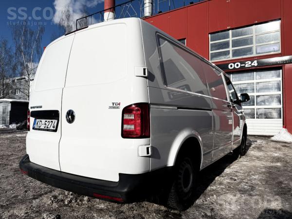 White Volkswagen Transporter 2015 in Riga, with an engine capacity of 2.00 L and mileage of 291 thousand km for 7700 €, photo 3 on AUTOMOTO.COM.LV
