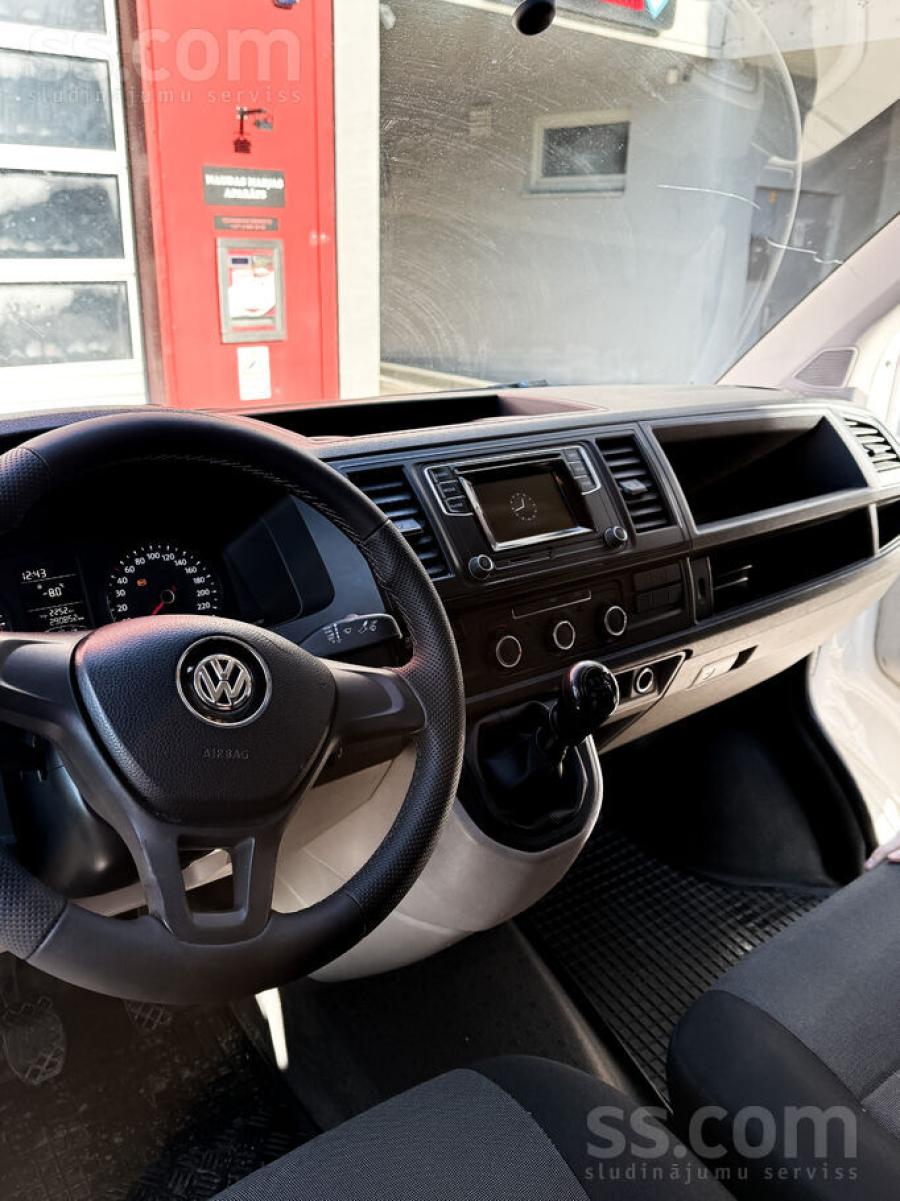 Balts Volkswagen Transporter 2015 Rīga, ar dzinēja tilpumu 2.00 L un nobraukumu 291 tūkst. km par 7800 €, foto 6 vietnē AUTOMOTO.COM.LV