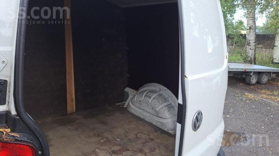 Balts Volkswagen Transporter 2015 Rīga, ar dzinēja tilpumu 2.00 L un nobraukumu 204 tūkst. km par 8450 €, foto 6 vietnē AUTOMOTO.COM.LV