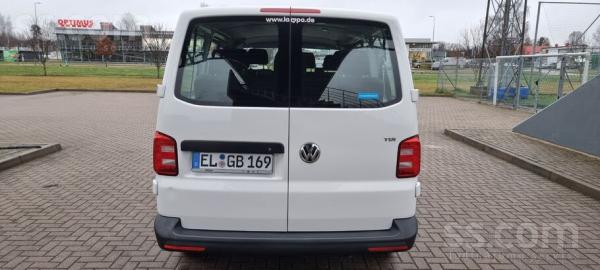 White Volkswagen Transporter 2016 in Valmiera, with an engine capacity of 2.00 L and mileage of 169 thousand km for 13500 €, photo 5 on AUTOMOTO.COM.LV