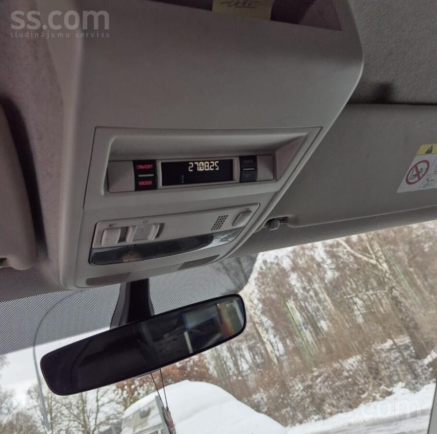 Balts Volkswagen Transporter 2016 Rīga, ar dzinēja tilpumu 2.00 L un nobraukumu 288 tūkst. km par 11600 €, foto 9 vietnē AUTOMOTO.COM.LV