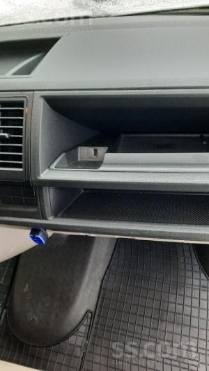 Balts Volkswagen Transporter 2016 Rīga, ar dzinēja tilpumu 2.00 L un nobraukumu 288 tūkst. km par 11600 €, foto 13 vietnē AUTOMOTO.COM.LV