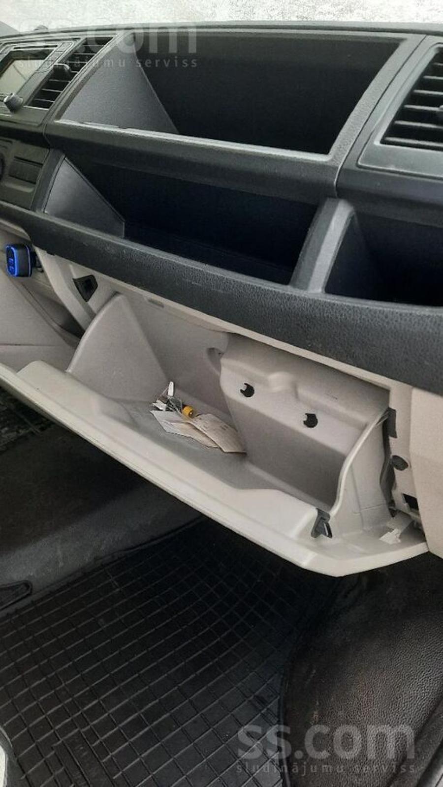 Balts Volkswagen Transporter 2016 Rīga, ar dzinēja tilpumu 2.00 L un nobraukumu 288 tūkst. km par 11600 €, foto 14 vietnē AUTOMOTO.COM.LV