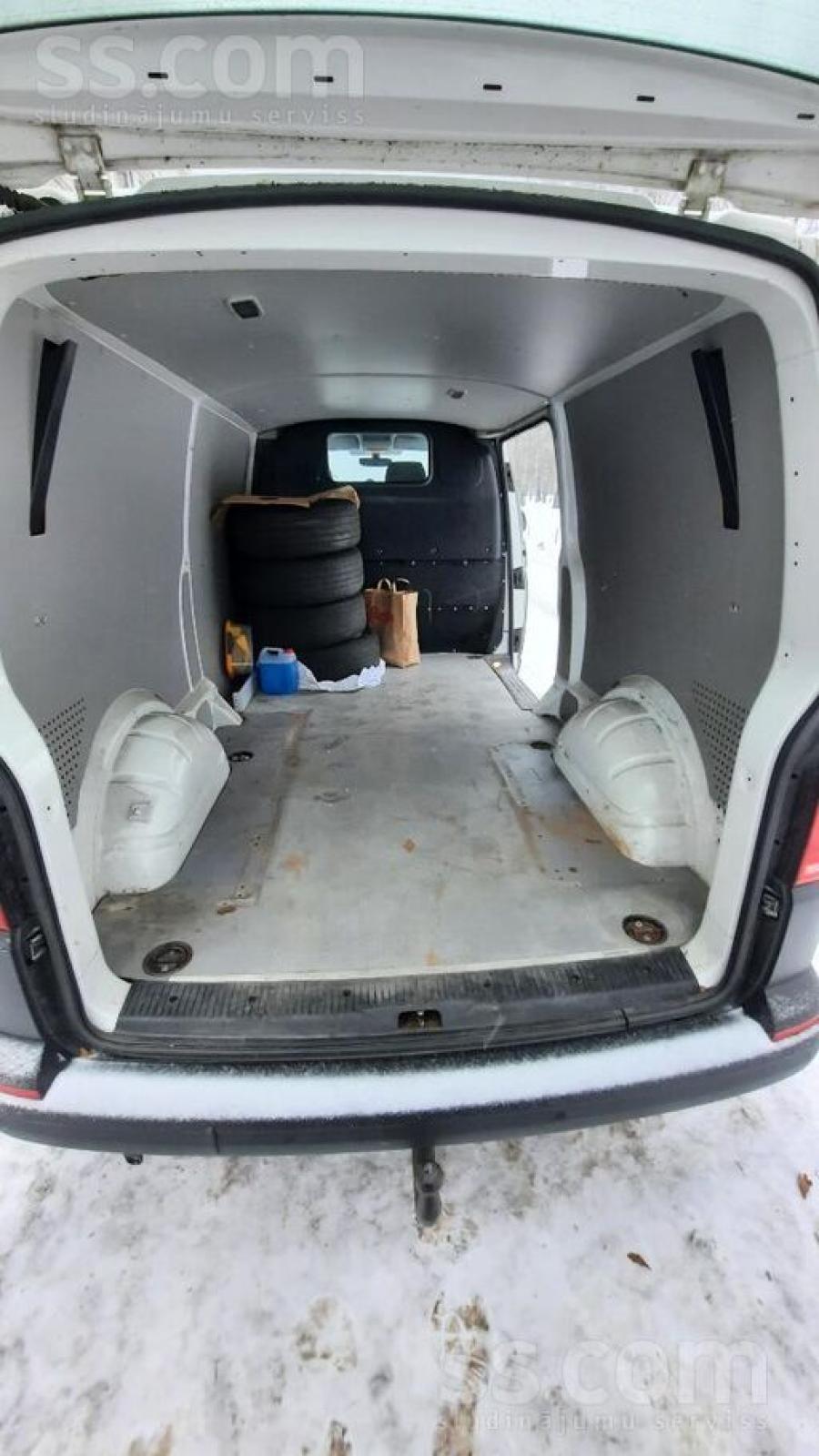 Balts Volkswagen Transporter 2016 Rīga, ar dzinēja tilpumu 2.00 L un nobraukumu 288 tūkst. km par 11600 €, foto 15 vietnē AUTOMOTO.COM.LV