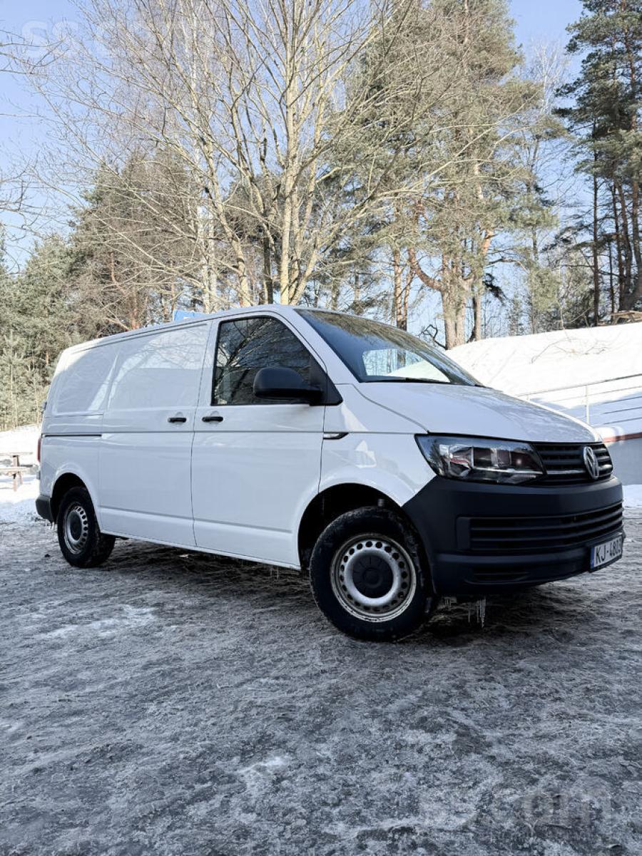 Balts Volkswagen Transporter 2016 Rīga, ar dzinēja tilpumu 2.00 L un nobraukumu 300 tūkst. km par 10900 €, foto 3 vietnē AUTOMOTO.COM.LV