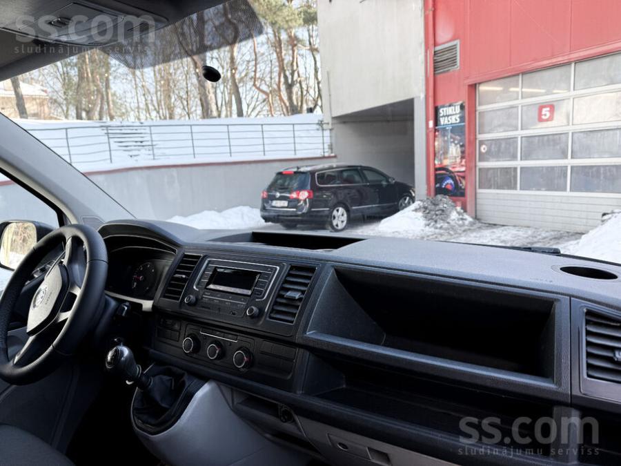 Balts Volkswagen Transporter 2016 Rīga, ar dzinēja tilpumu 2.00 L un nobraukumu 300 tūkst. km par 10900 €, foto 8 vietnē AUTOMOTO.COM.LV