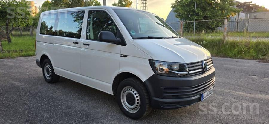White Volkswagen Transporter 2016 in Valmiera, with an engine capacity of 2.00 L and mileage of 169 thousand km for 13300 €, photo 4 on AUTOMOTO.COM.LV