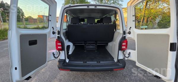 White Volkswagen Transporter 2016 in Valmiera, with an engine capacity of 2.00 L and mileage of 169 thousand km for 13300 €, photo 7 on AUTOMOTO.COM.LV