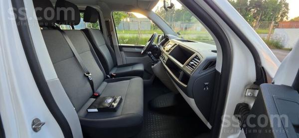 White Volkswagen Transporter 2016 in Valmiera, with an engine capacity of 2.00 L and mileage of 169 thousand km for 13300 €, photo 10 on AUTOMOTO.COM.LV