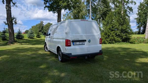 Balts Volkswagen Transporter 2016 Ogre, ar dzinēja tilpumu 2.00 L un nobraukumu 364 tūkst. km par 9930 €, foto 4 vietnē AUTOMOTO.COM.LV