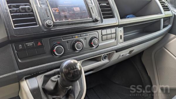 Balts Volkswagen Transporter 2016 Ogre, ar dzinēja tilpumu 2.00 L un nobraukumu 364 tūkst. km par 9930 €, foto 10 vietnē AUTOMOTO.COM.LV