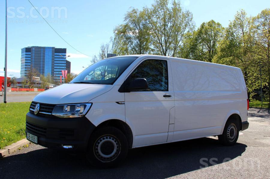 Balts Volkswagen Transporter 2018 Rīga, ar dzinēja tilpumu 2.00 L un nobraukumu 272 tūkst. km par 12200 €, foto 1 vietnē AUTOMOTO.COM.LV