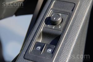 Balts Volkswagen Transporter 2018 Rīga, ar dzinēja tilpumu 2.00 L un nobraukumu 272 tūkst. km par 12200 €, foto 16 vietnē AUTOMOTO.COM.LV