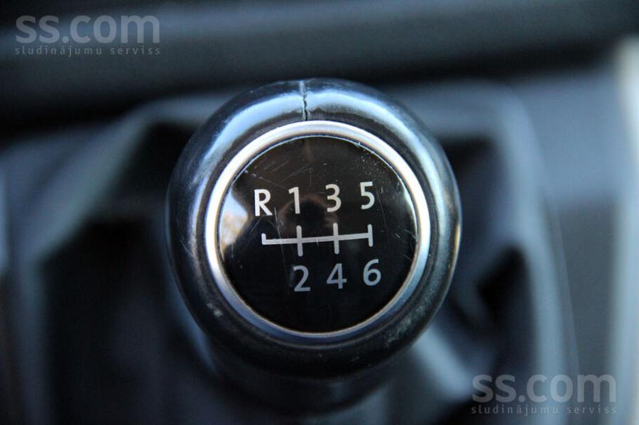 Balts Volkswagen Transporter 2018 Rīga, ar dzinēja tilpumu 2.00 L un nobraukumu 272 tūkst. km par 12200 €, foto 22 vietnē AUTOMOTO.COM.LV
