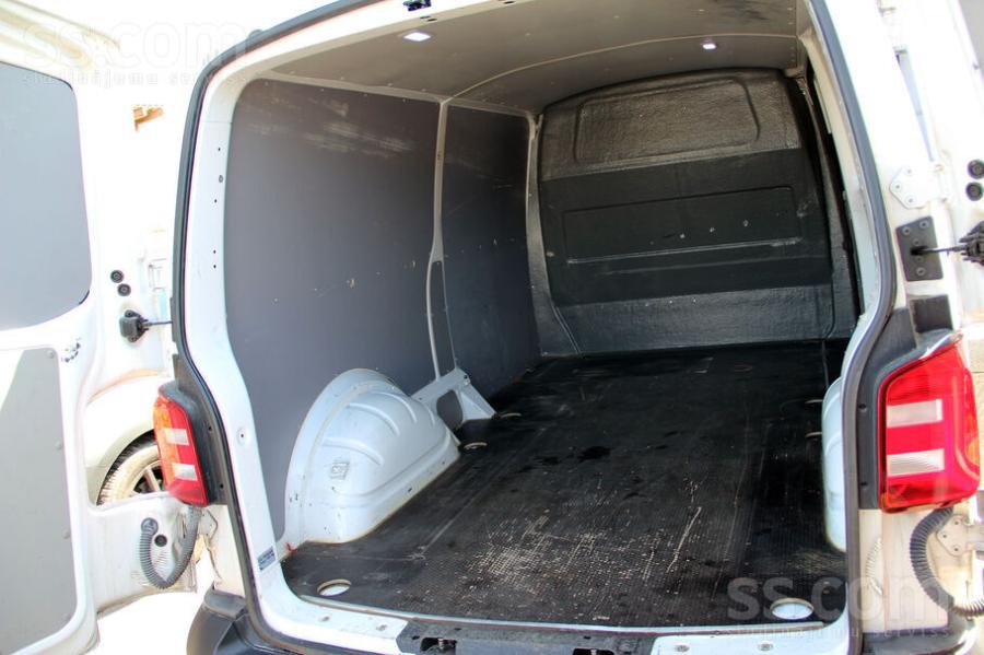 Balts Volkswagen Transporter 2018 Rīga, ar dzinēja tilpumu 2.00 L un nobraukumu 272 tūkst. km par 12200 €, foto 23 vietnē AUTOMOTO.COM.LV