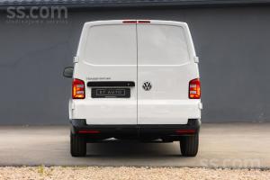 White Volkswagen Transporter 2019 in Jelgava, with an engine capacity of 2.00 L and mileage of 178 thousand km for 14500 €, photo 5 on AUTOMOTO.COM.LV