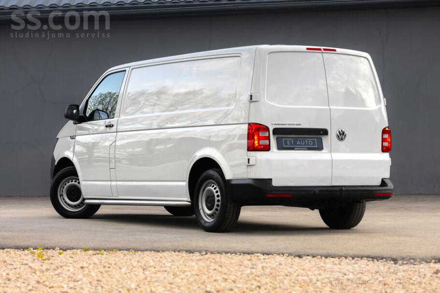 White Volkswagen Transporter 2019 in Jelgava, with an engine capacity of 2.00 L and mileage of 178 thousand km for 14500 €, photo 6 on AUTOMOTO.COM.LV