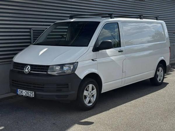White Volkswagen Transporter 2019 in Riga, with an engine capacity of 2.00 L and mileage of 320 thousand km for 13900 €, photo 1 on AUTOMOTO.COM.LV