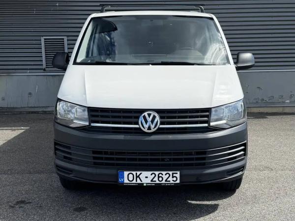 White Volkswagen Transporter 2019 in Riga, with an engine capacity of 2.00 L and mileage of 320 thousand km for 13900 €, photo 8 on AUTOMOTO.COM.LV