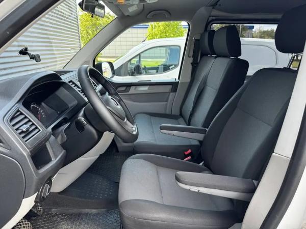 White Volkswagen Transporter 2019 in Riga, with an engine capacity of 2.00 L and mileage of 320 thousand km for 13900 €, photo 9 on AUTOMOTO.COM.LV