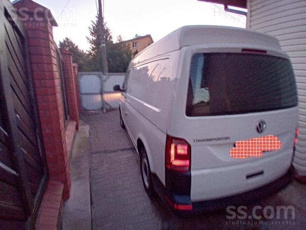 Balts Volkswagen Transporter 2019 Rīga, ar dzinēja tilpumu 2.00 L un nobraukumu 198 tūkst. km par 11999 €, foto 4 vietnē AUTOMOTO.COM.LV