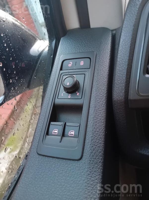 Balts Volkswagen Transporter 2019 Rīga, ar dzinēja tilpumu 2.00 L un nobraukumu 198 tūkst. km par 11999 €, foto 10 vietnē AUTOMOTO.COM.LV