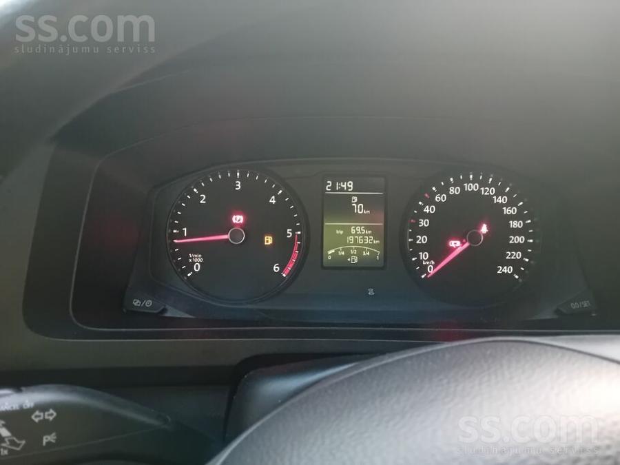 White Volkswagen Transporter 2019 in Riga, with an engine capacity of 2.00 L and mileage of 198 thousand km for 11999 €, photo 14 on AUTOMOTO.COM.LV