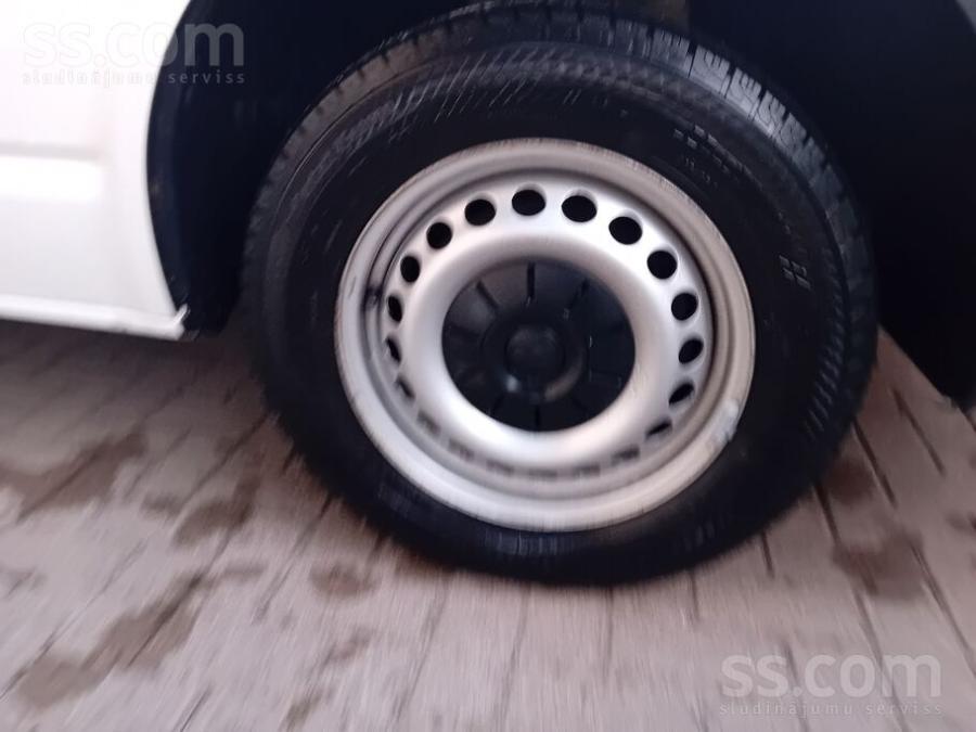 White Volkswagen Transporter 2019 in Riga, with an engine capacity of 2.00 L and mileage of 198 thousand km for 11999 €, photo 18 on AUTOMOTO.COM.LV
