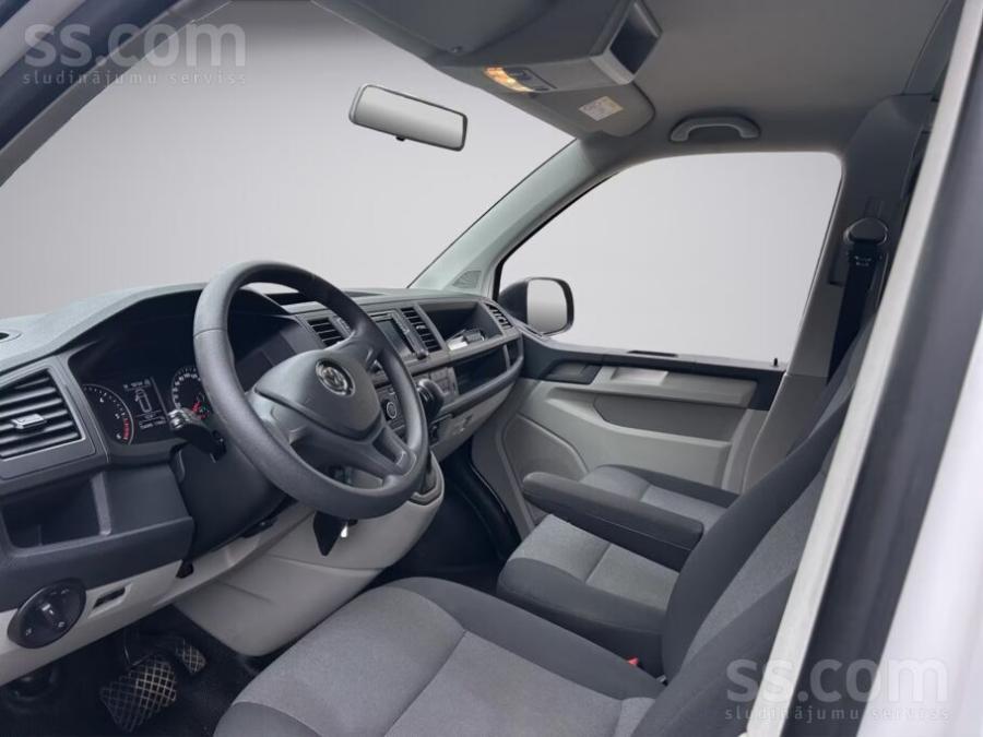 White Volkswagen Transporter 2019 in Riga, with an engine capacity of 2.00 L and mileage of 259 thousand km for 15450 €, photo 5 on AUTOMOTO.COM.LV