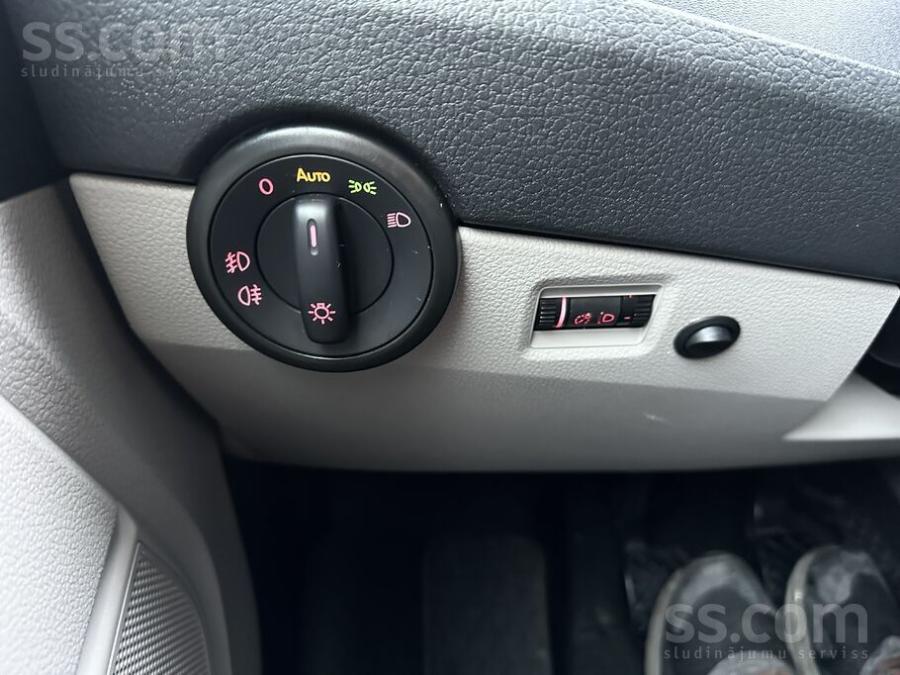 Balts Volkswagen Transporter 2019 Rīga, ar dzinēja tilpumu 2.00 L un nobraukumu 219 tūkst. km par 13600 €, foto 17 vietnē AUTOMOTO.COM.LV